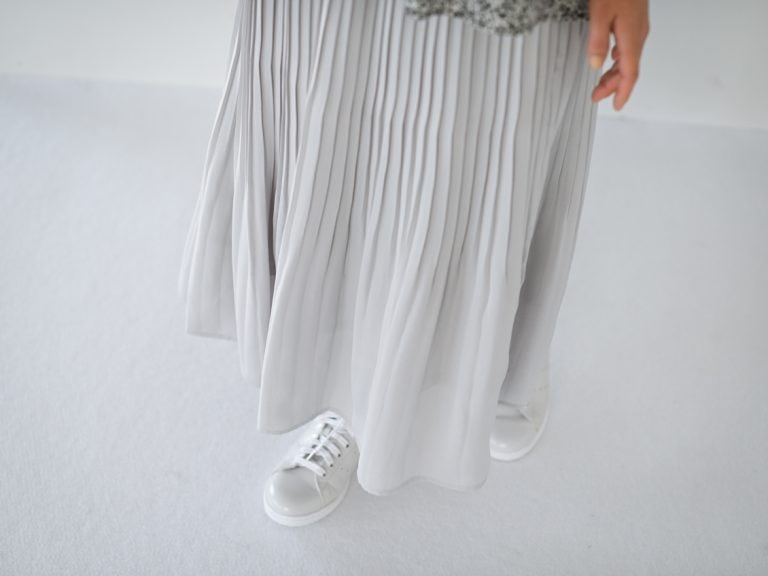 【着用レビュー】sosottoのプリーツスカートを、身長の異なるスタッフ3名が着てみました！ - 北欧、暮らしの道具店