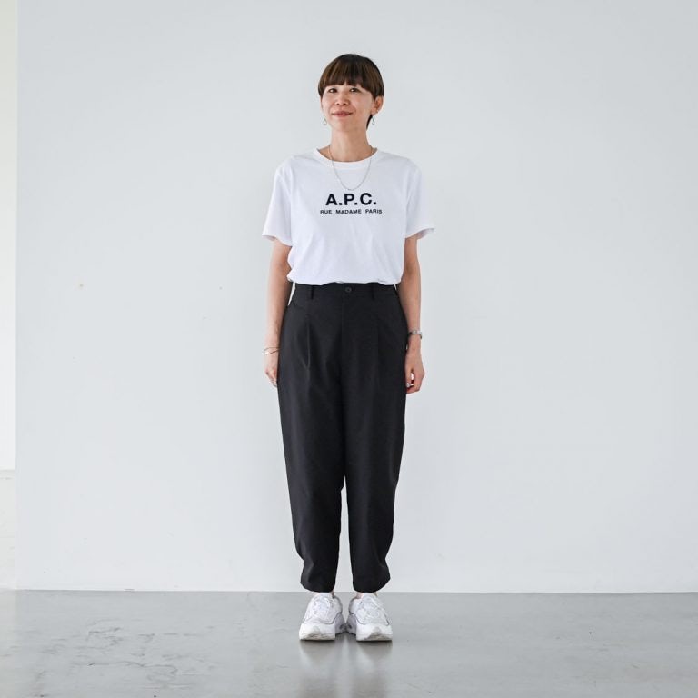 【着用レビュー】オリジナルの「撥水テーパードパンツ」をスタッフ5名がはいてみました - 北欧、暮らしの道具店