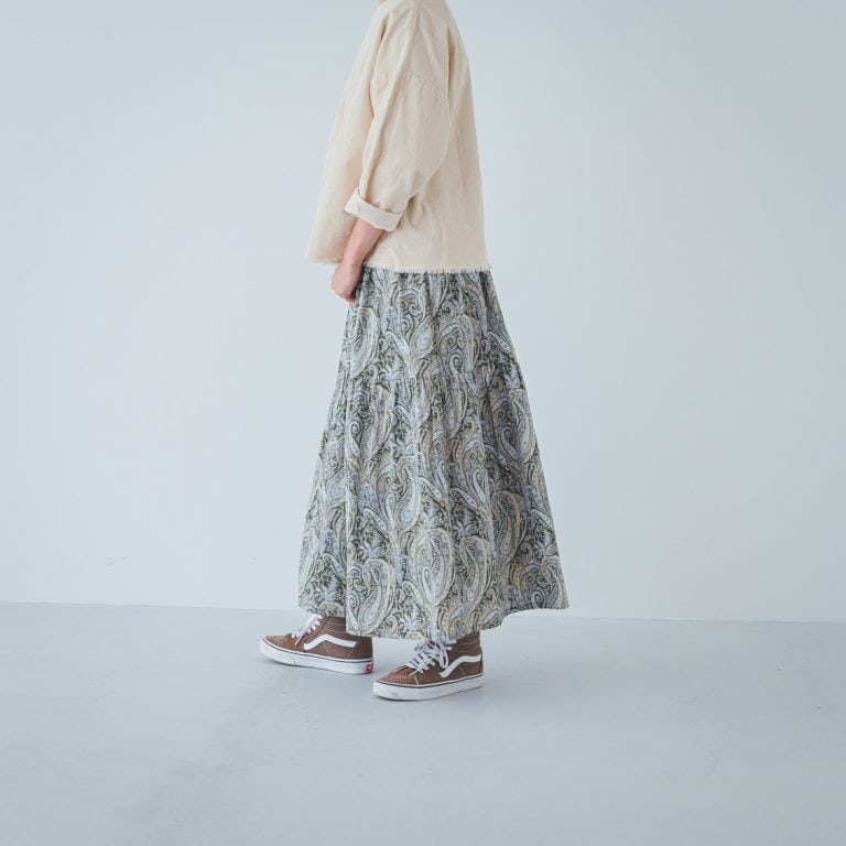 【着用レビュー】2サイズ展開の「リバティプリントのティアードスカート」をスタッフ6名が試着しました - 北欧、暮らしの道具店